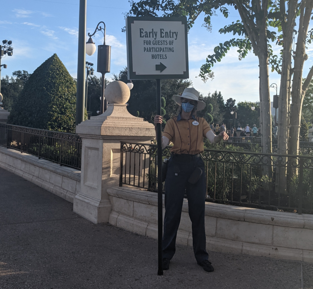 Early Entry Disney World for Resort Hotel Guests in 2021 | Green ...
