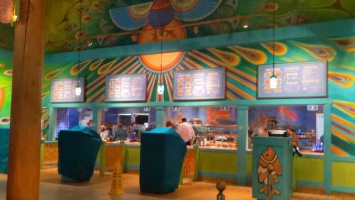 Pizzafari Animal Kingdom Disney World Review: 5 Reasons to Go | Green ...
