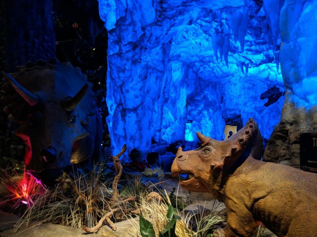T-Rex Cafe Orlando Disney Springs Review | Green Vacation Deals
