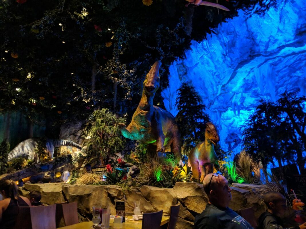T-Rex Cafe Orlando Disney Springs Review | Green Vacation Deals