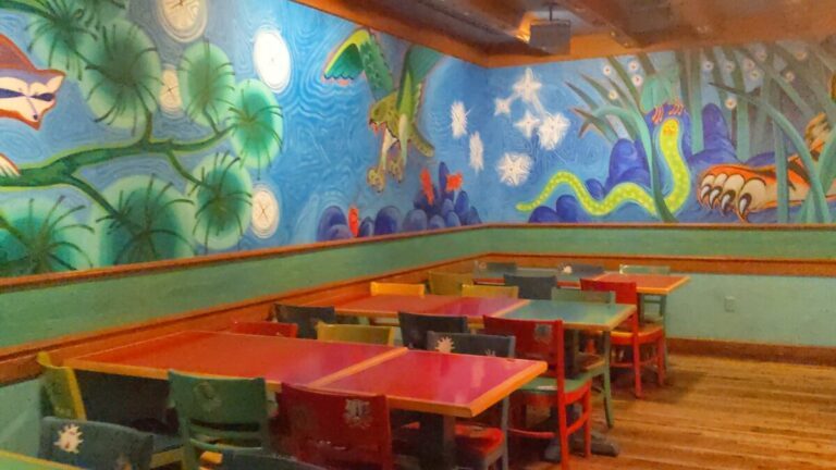 Pizzafari Animal Kingdom Disney World Review: 5 Reasons to Go | Green ...