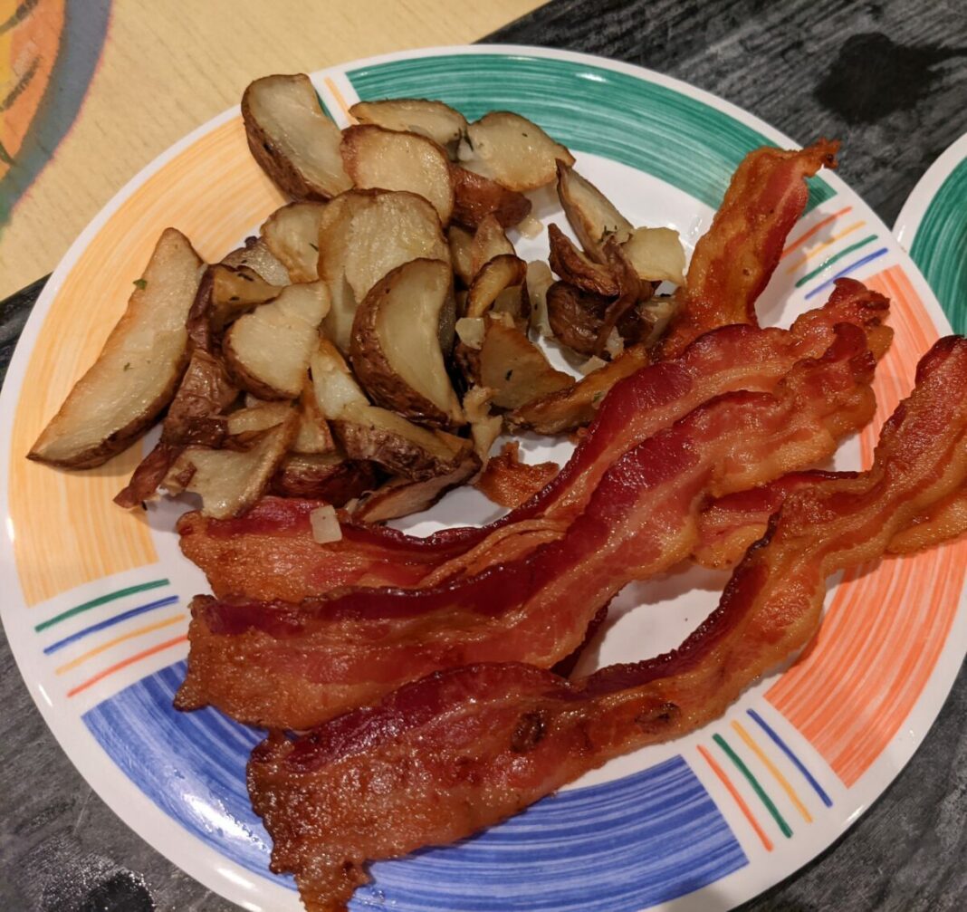 Picabu Dolphin Breakfast Review | Green Vacation Deals