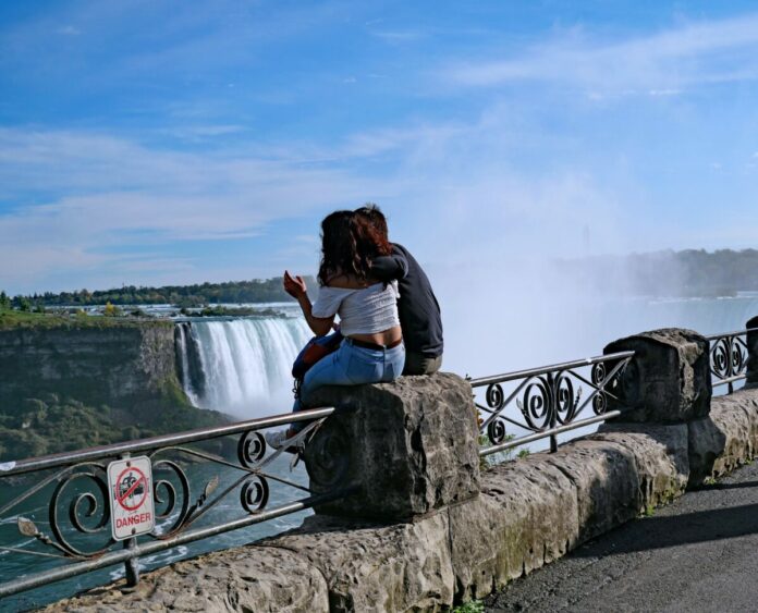 Top 25 Cheap Weekend Getaways for Couples in Ontario | Green Vacation Deals