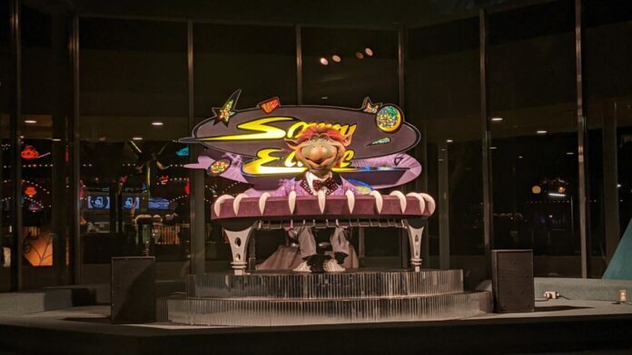 Cosmic Ray's Starlight Cafe Disney World Review | Green Vacation Deals
