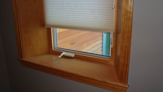 Framing splayed window openings with double frame walls ...