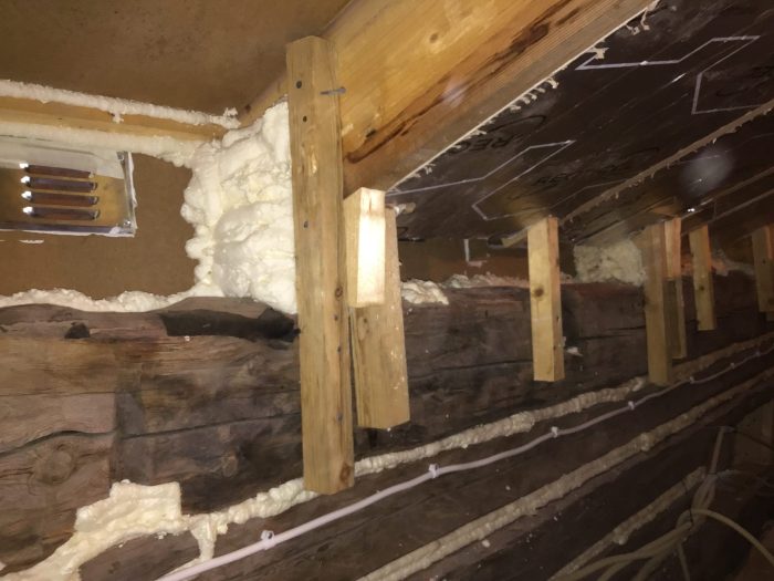 Internally insulating log cabin - ventilation in residual cavity ...
