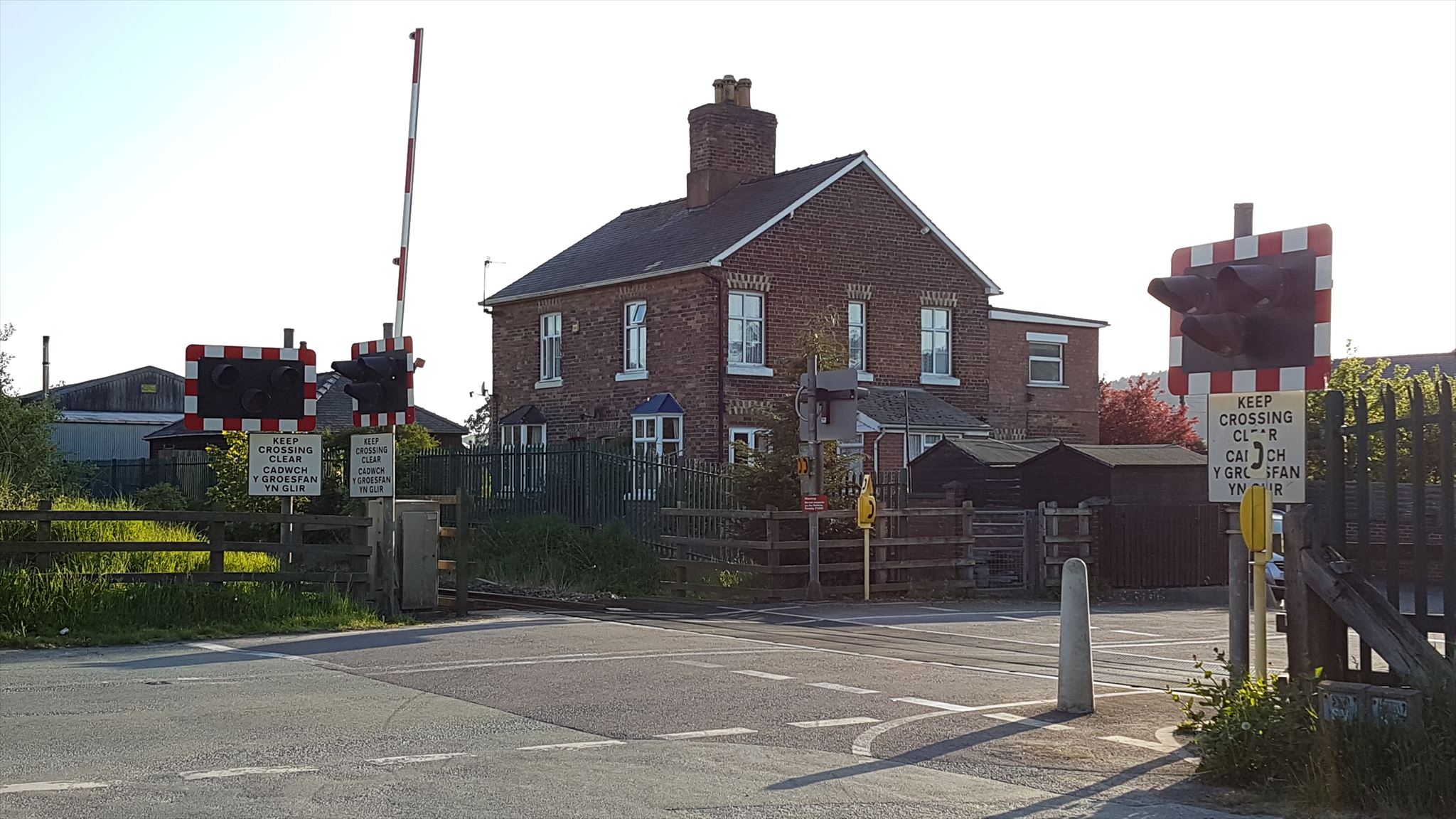 GC7PW5D REALLY SideTracked - Abermule (Traditional Cache) in South ...