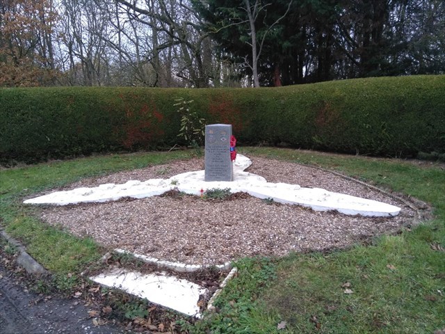 GC80RWD War Memorial #577 ~ RAF Fulbeck (Traditional Cache) in East ...