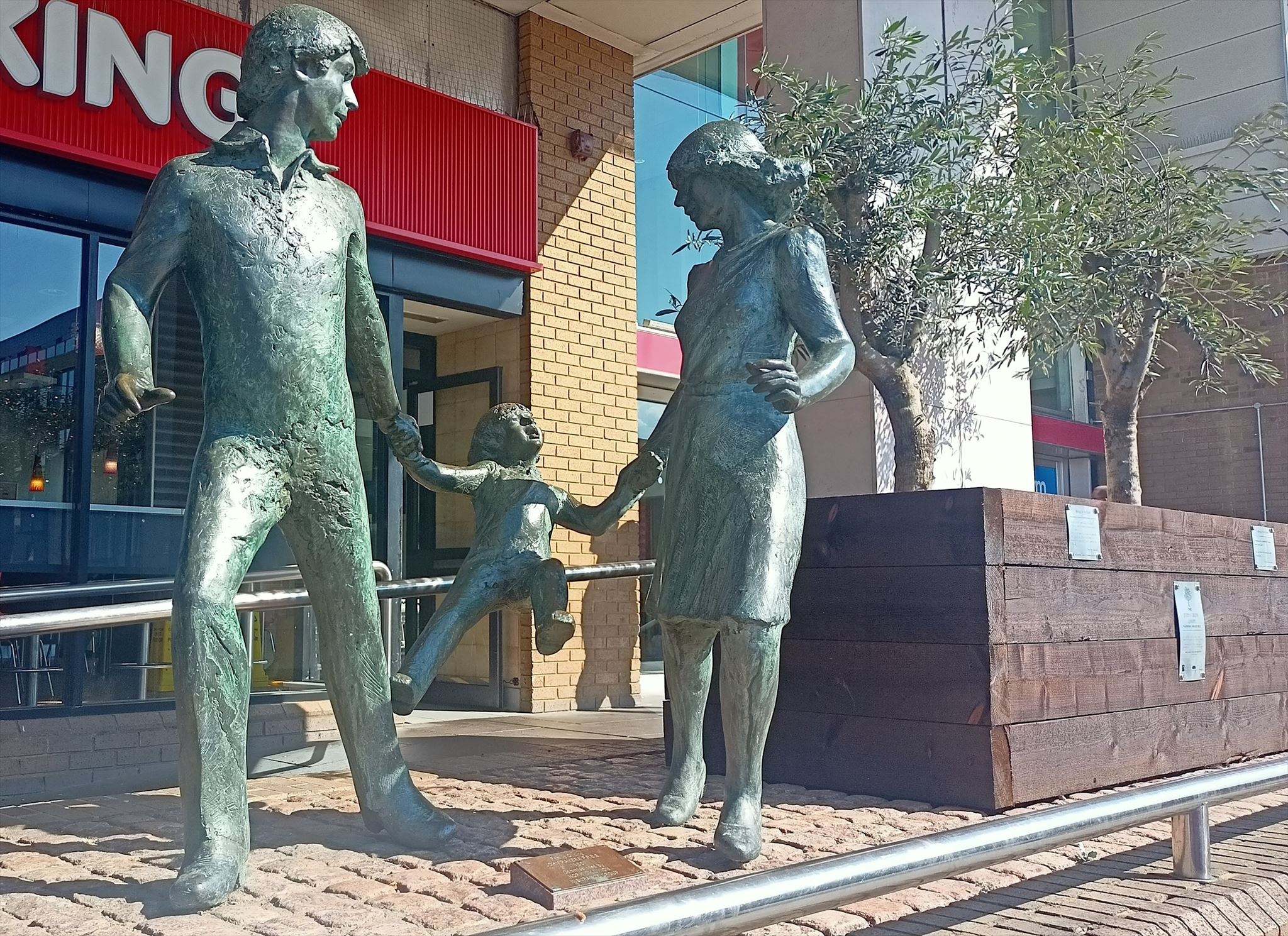 GC9FK98 The Queen's Green Canopy (Multi-cache) in London, United ...