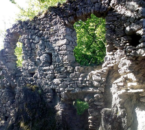 GC79XX2 Sulovsky hrad (Traditional Cache) in Žilinský kraj, Slovakia ...