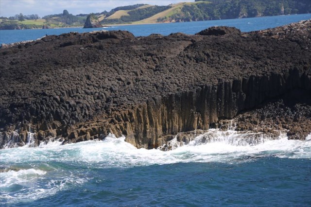 GC763F5 Black Rocks - columnar basalt (Earthcache) in North Island, New ...