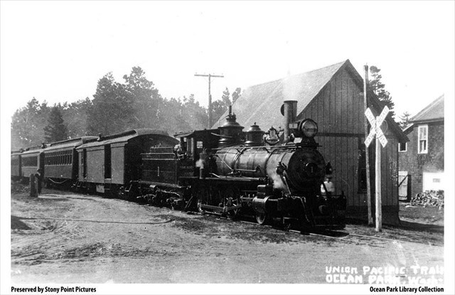 GC7W3GW Oceanside Stop -- Clamshell Railroad (CDS4) (Traditional Cache ...