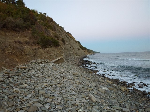 GC8Z5Z3 Emona Rocky Beach (the cow poo beach) (Traditional Cache) in ...
