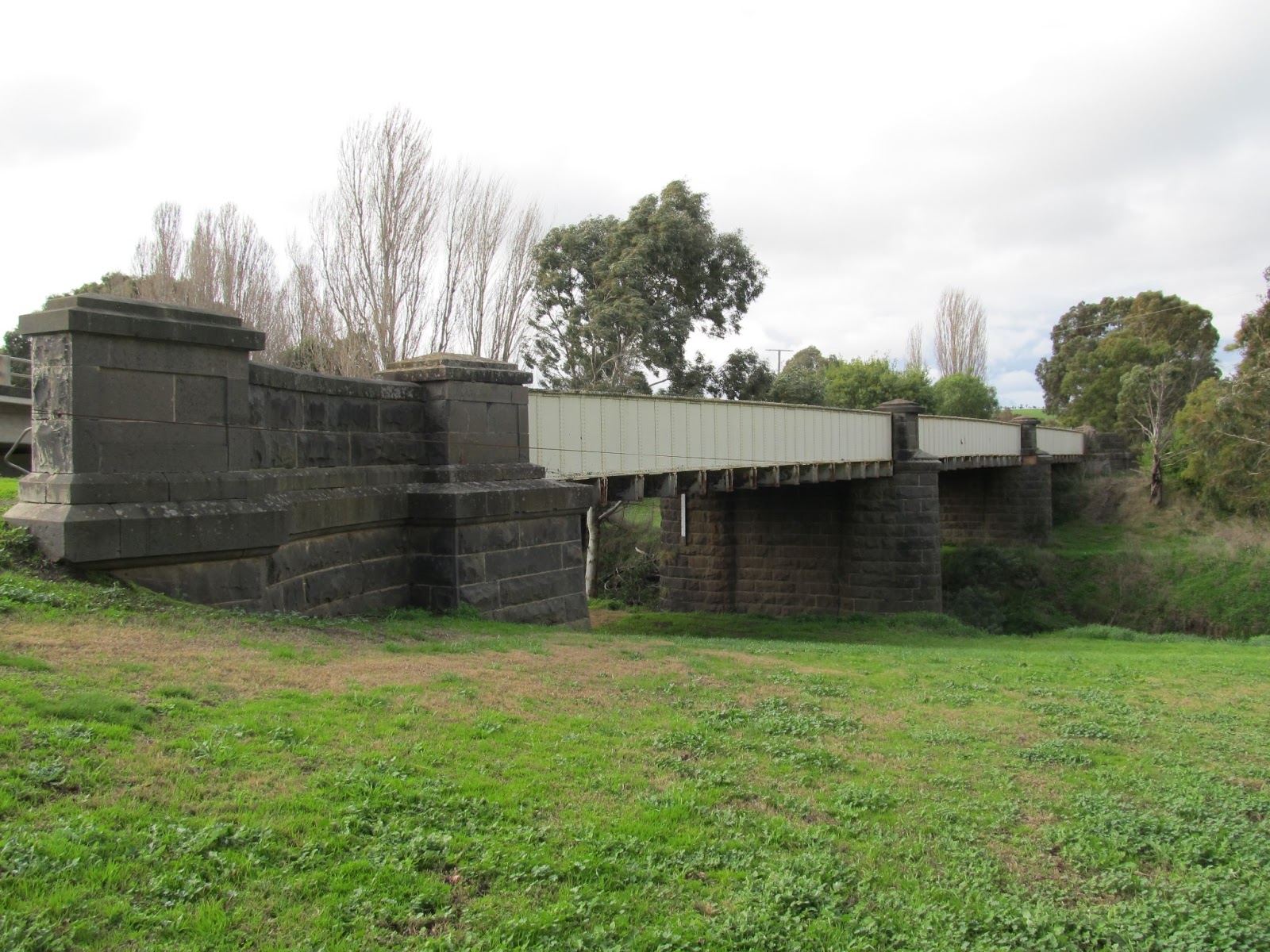 GC6WE96 Bridges ~ Shelford Iron Bridge (Traditional Cache) in Victoria ...