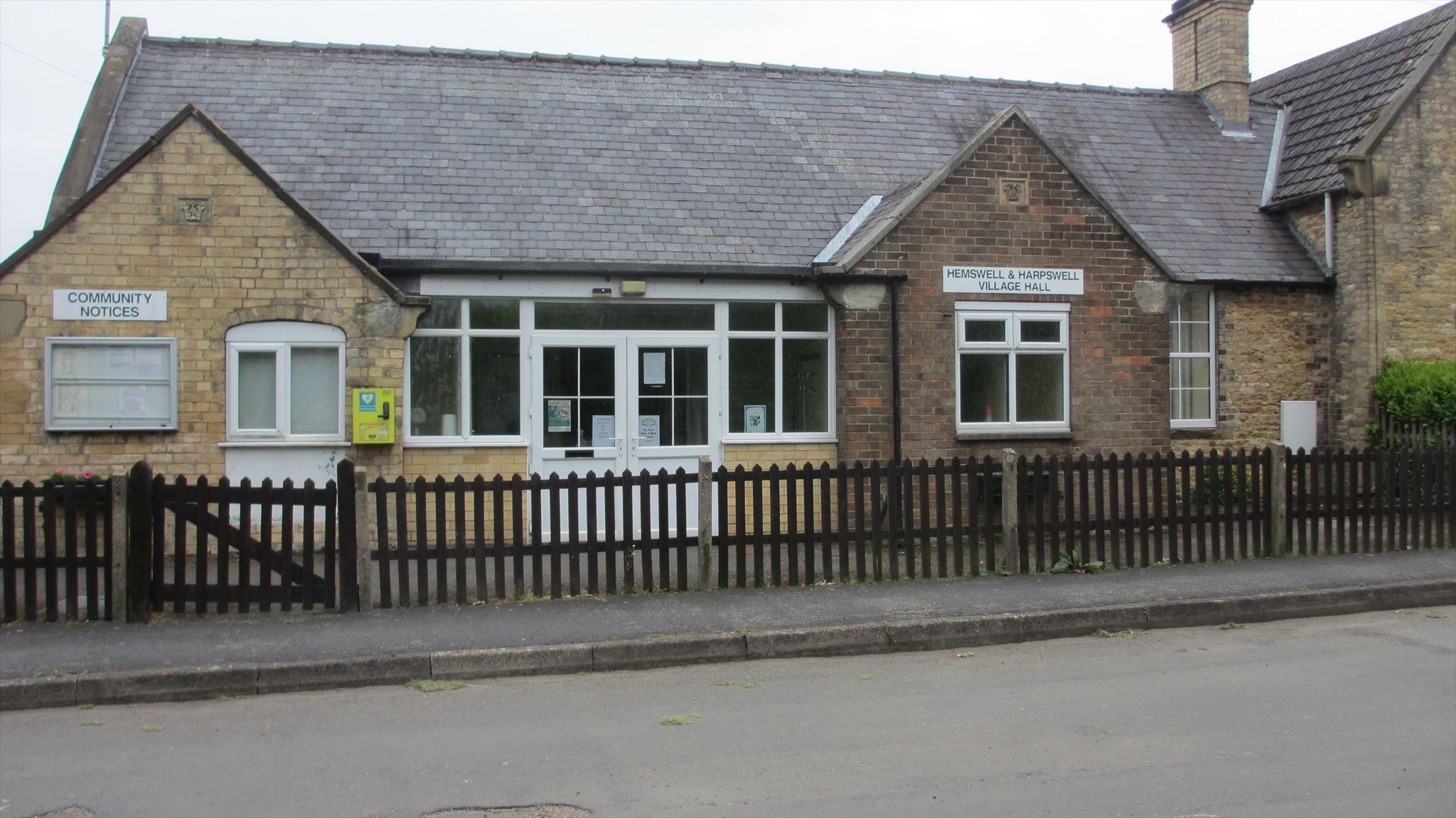 GC9B2MZ Village Hall Series 1028 Hemswell (Traditional Cache) in East ...