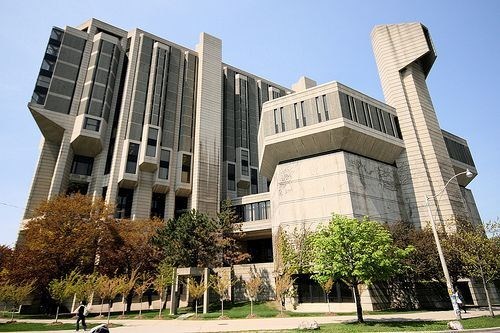 GC8YHX9 The John P. Robarts Research Library at UofT (Traditional Cache ...