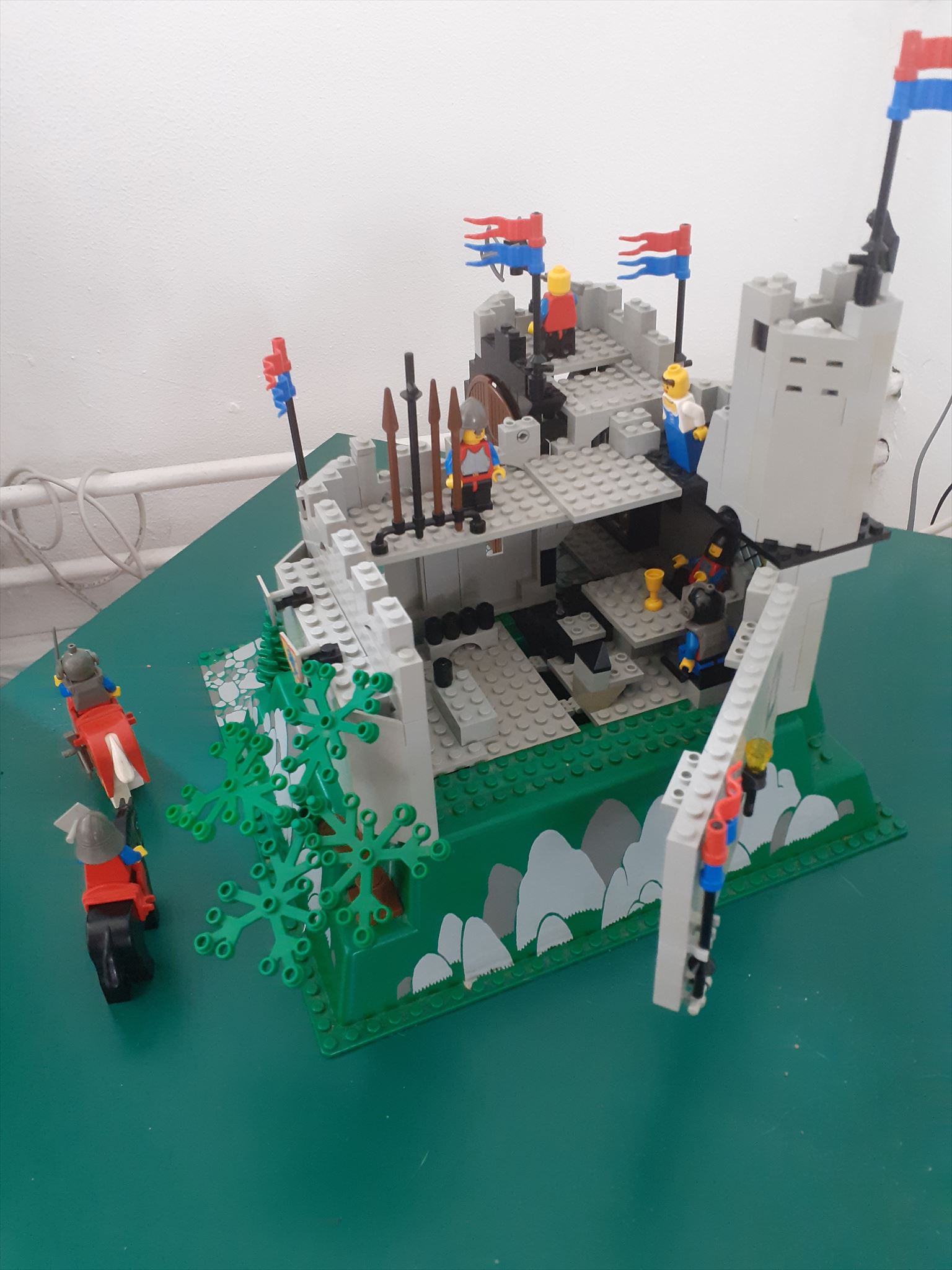 LEGO MOC 6081-1 Hillcrest Hall by Legoivo | Rebrickable - Build with LEGO