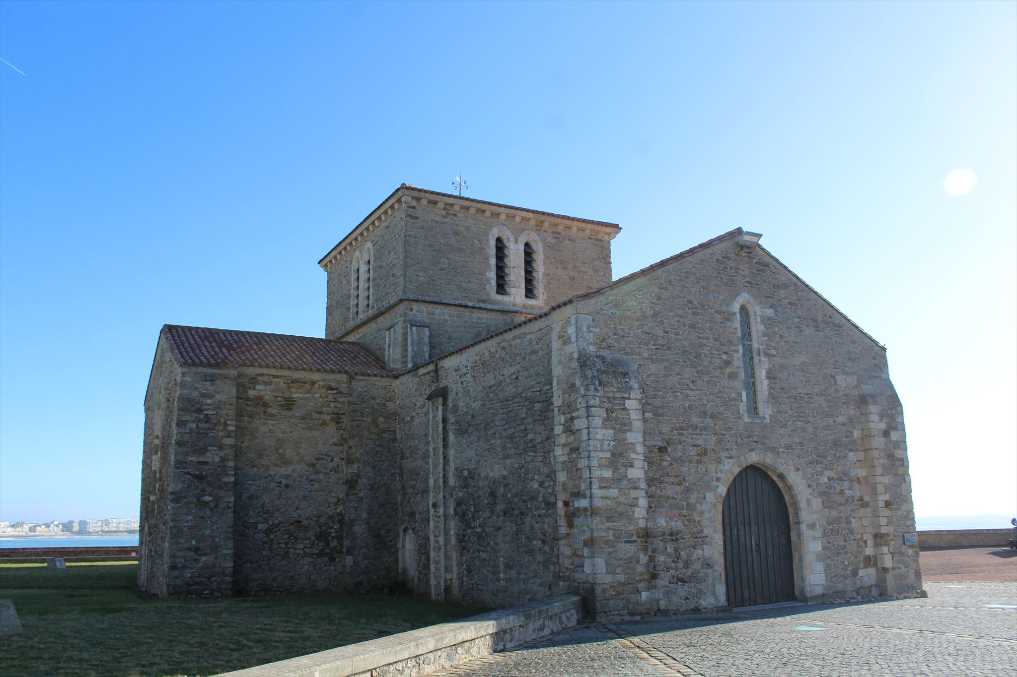 Le prieuré Saint-Nicolas - Les Sables d'Olonne, France - Medieval ...