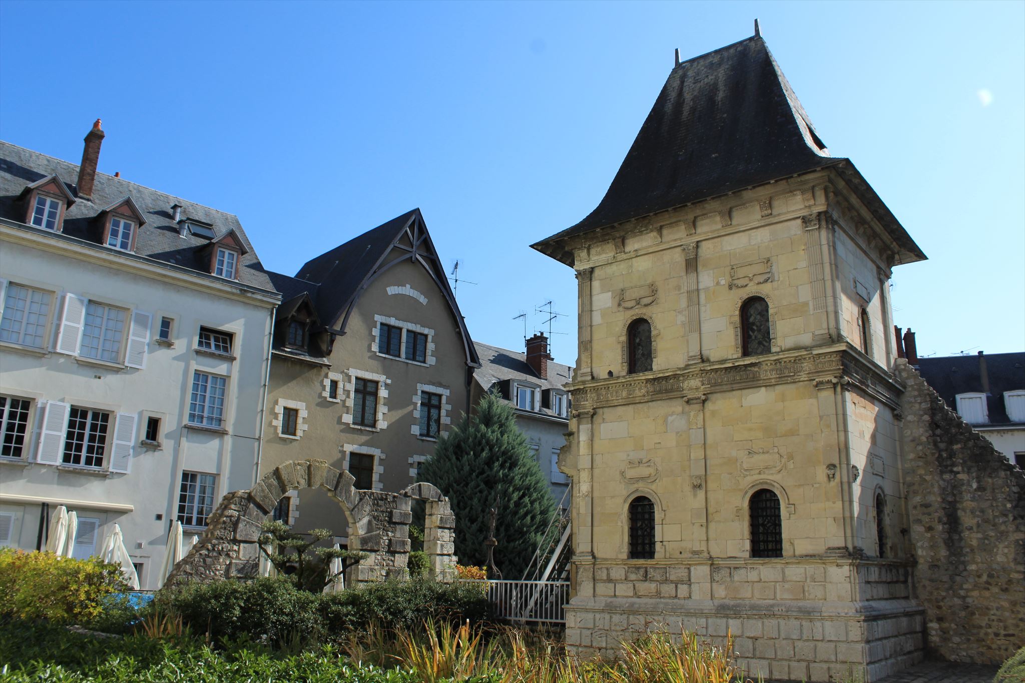 Pavillon Colas des Francs - Orléans, France - People-Named Places on Waymarking.com