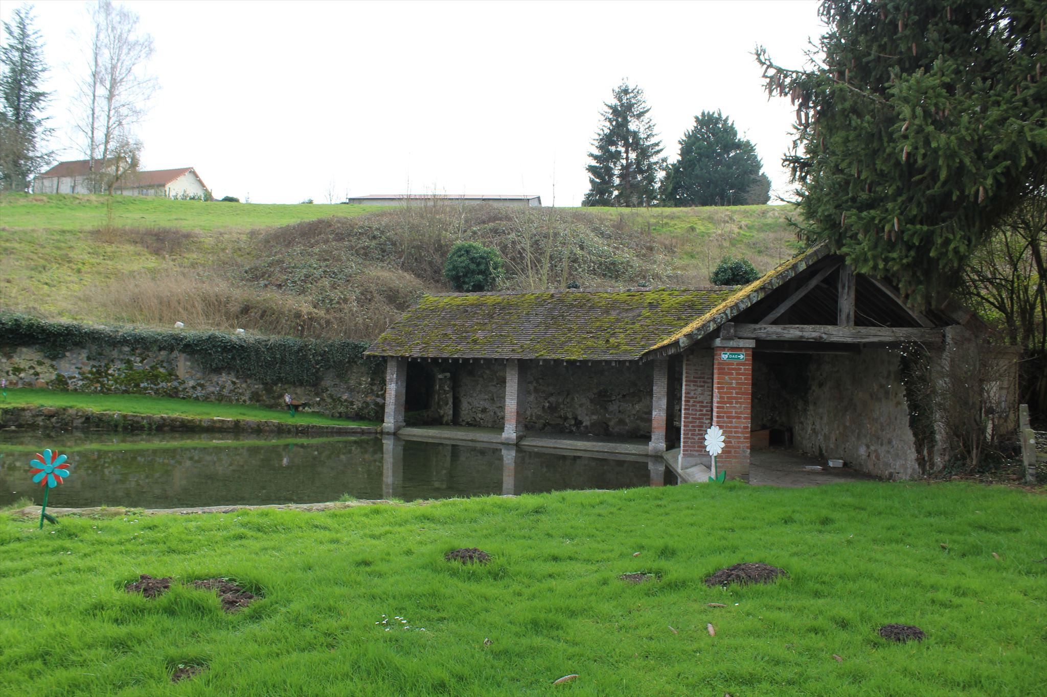 Le Lavoir de Belleau - Belleau, France - Lavoir (wash houses) on ...