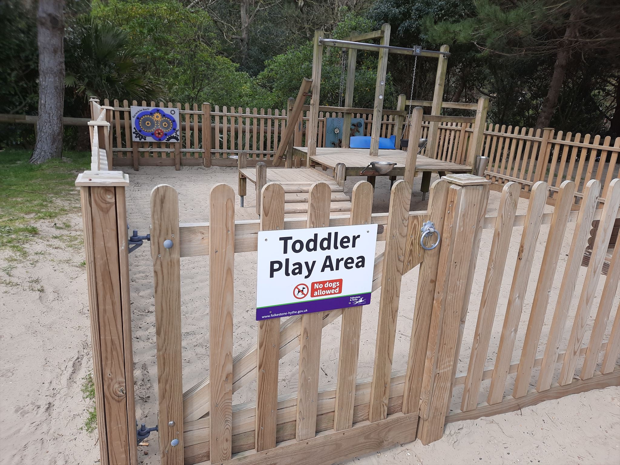 Aire de Jeux - Lower Leas Coastal Park - Folkestone, UK - Public ...