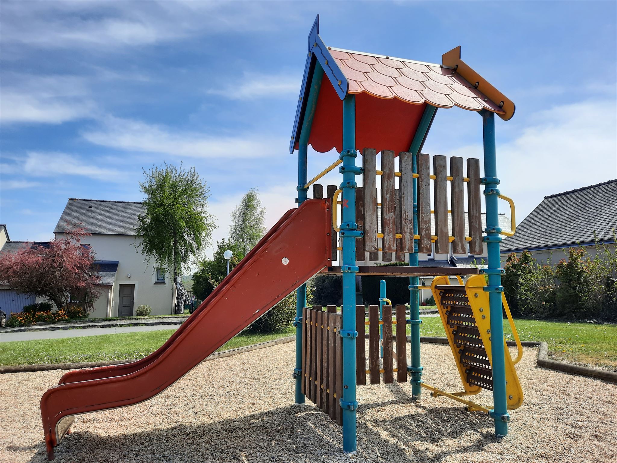 Aire de Jeux -Square Bernard Pommeret - Pleudihen-sur-Rance, France ...
