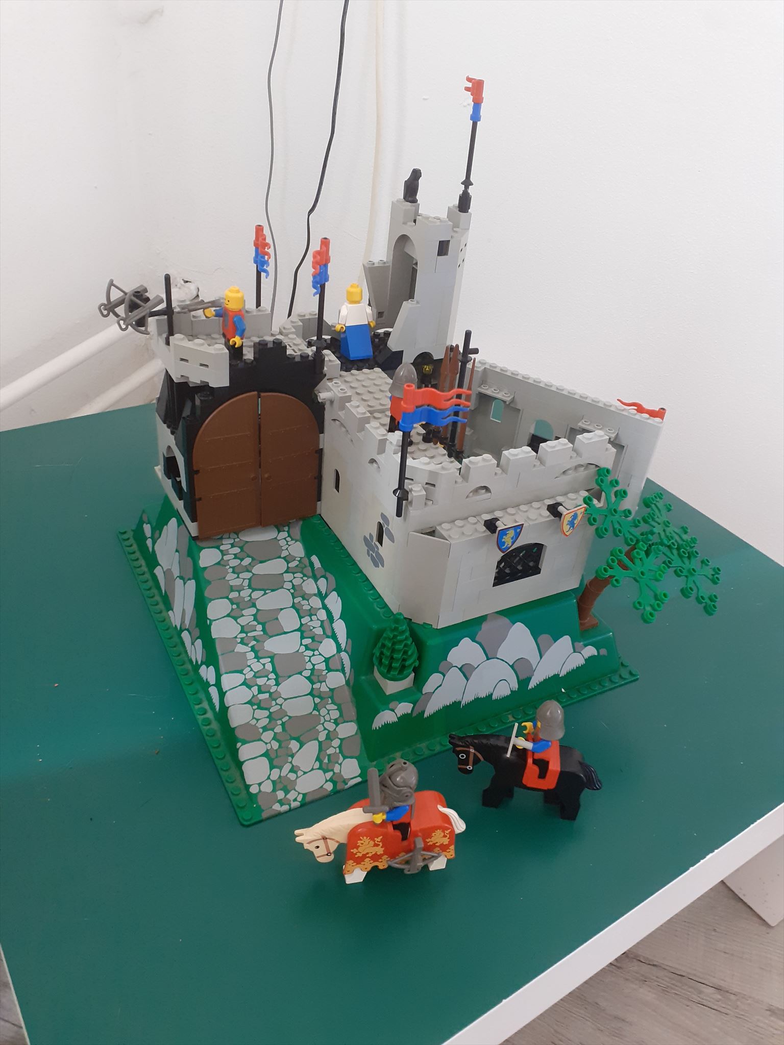 LEGO MOC 6081-1 Hillcrest Hall by Legoivo | Rebrickable - Build with LEGO