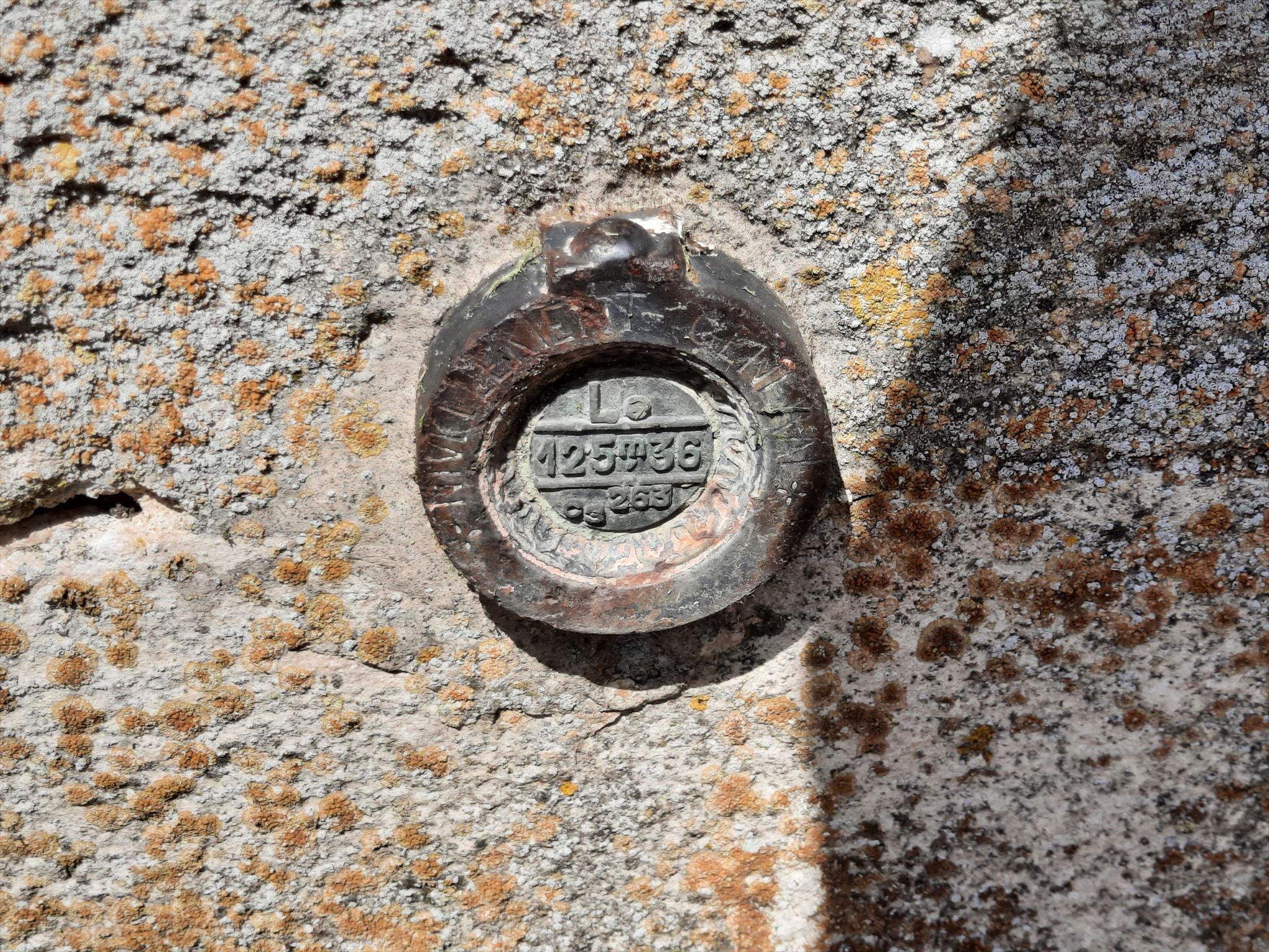 Benchmark - Repère de Nivellement - Église Saint-Médard - Boutigny, France - French Benchmarks ...