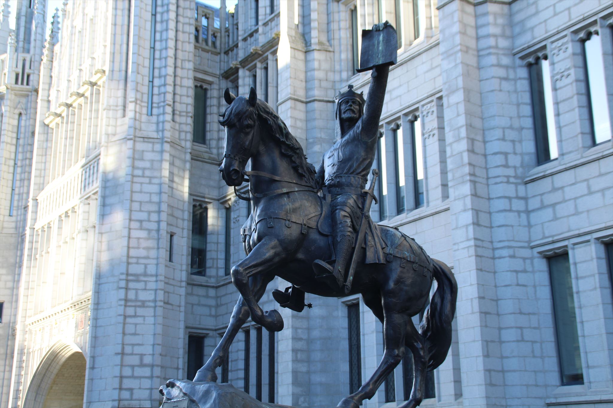 Robert the Bruce - Aberdeen, Scotland, UK - Statues of Historic Figures ...