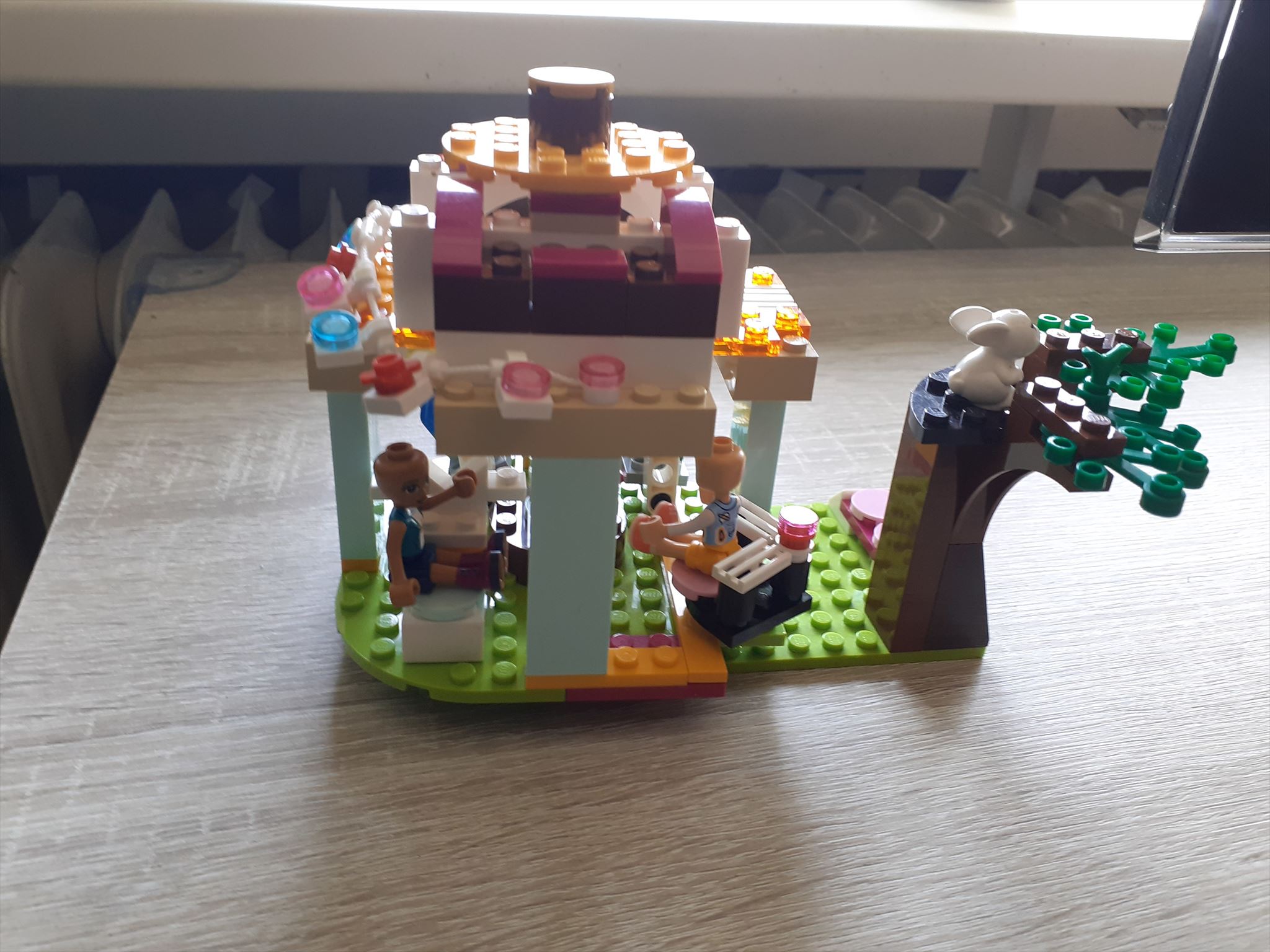 LEGO MOC 41110-1 Merry-go-round by Legoivo | Rebrickable - Build with LEGO