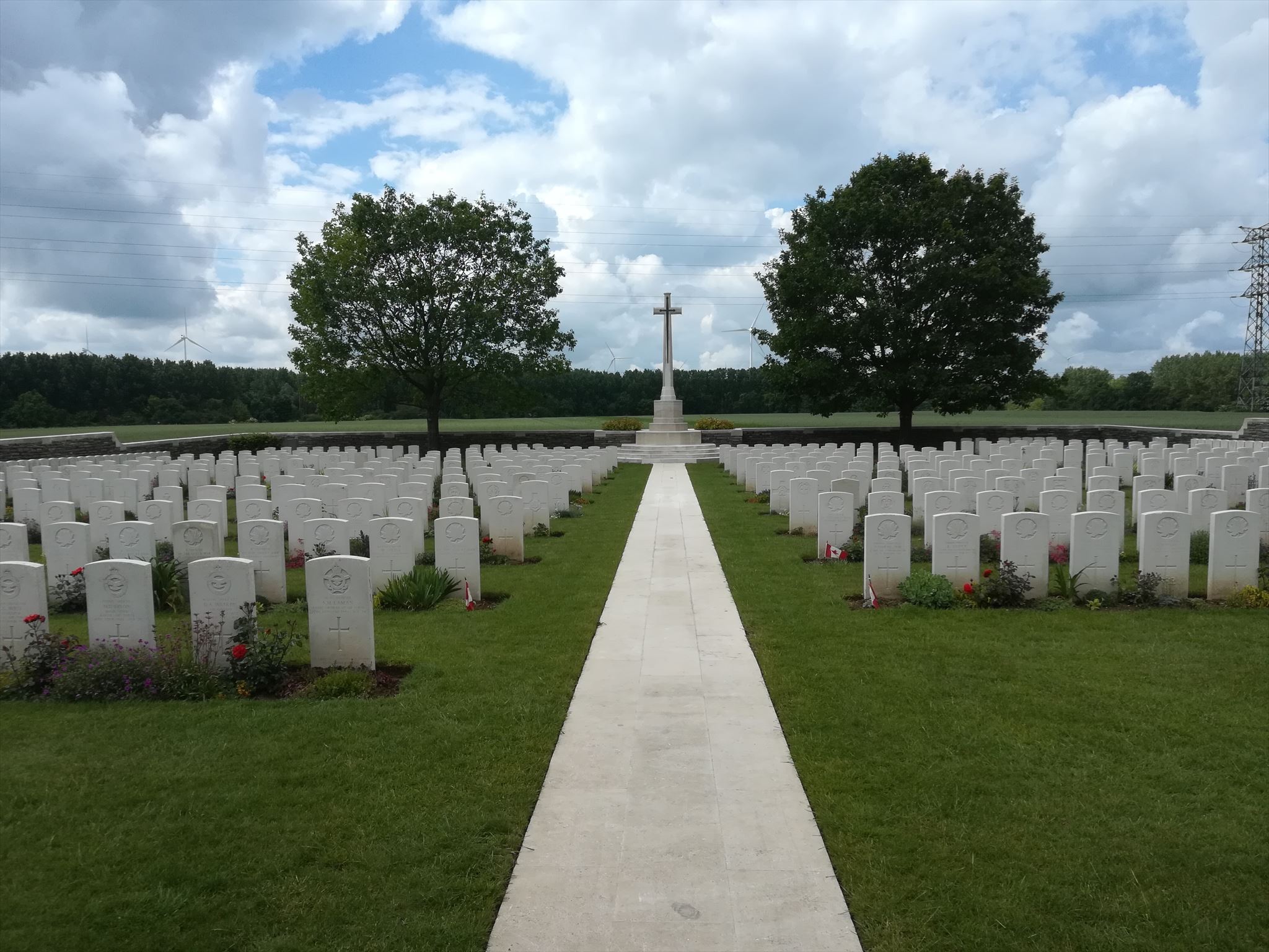 Roye New British Cemetery - Roye, France - Wikipedia Entries on ...