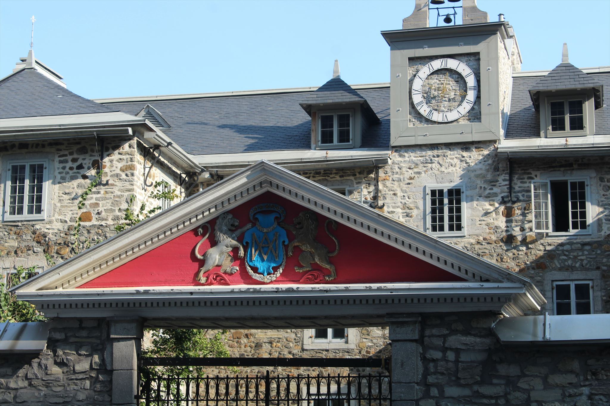 Saint-Sulpice Seminary - Montréal, Québec - Satellite Imagery Oddities ...