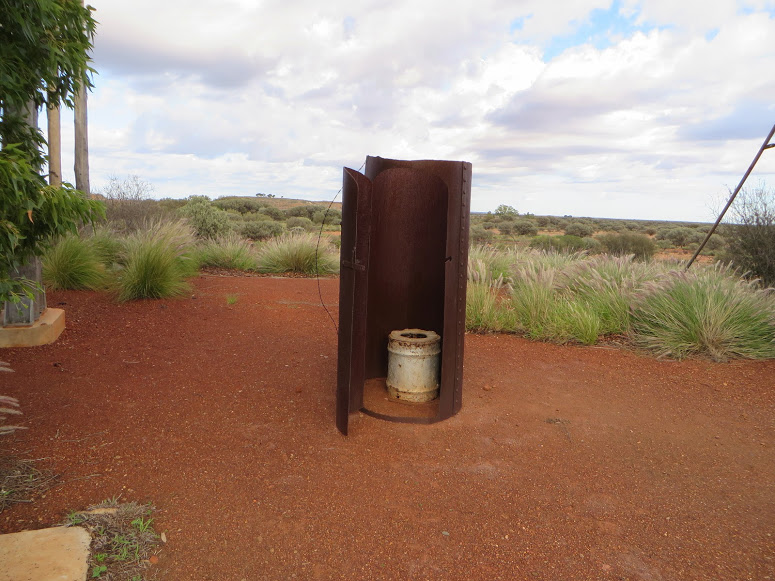 Outhouse at Leonora Visitor Bay, Leonora, Western Australia : r/Outhouses