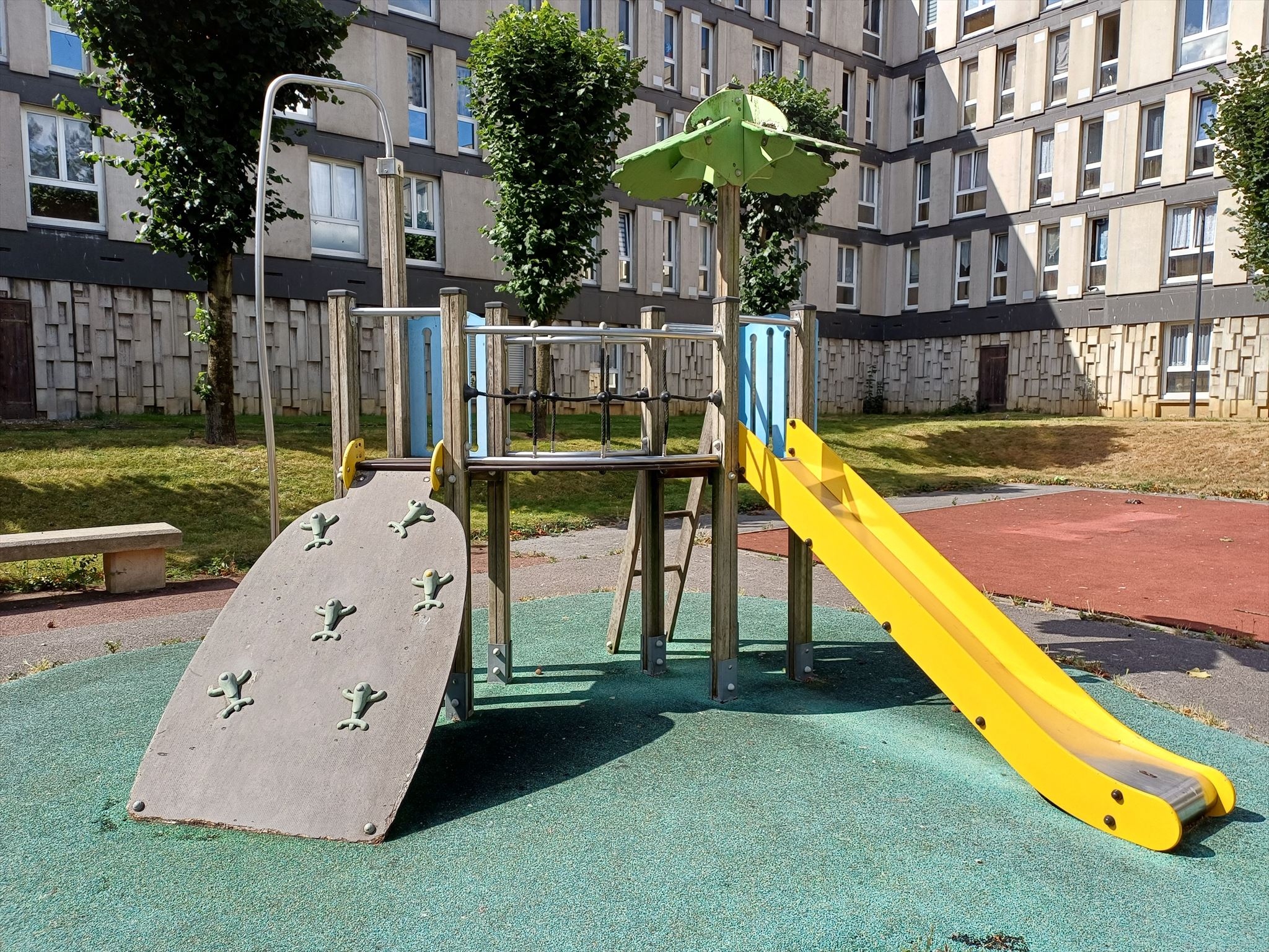 Aire de Jeux - Léon Blum - Boulogne-sur-mer, France - Public ...