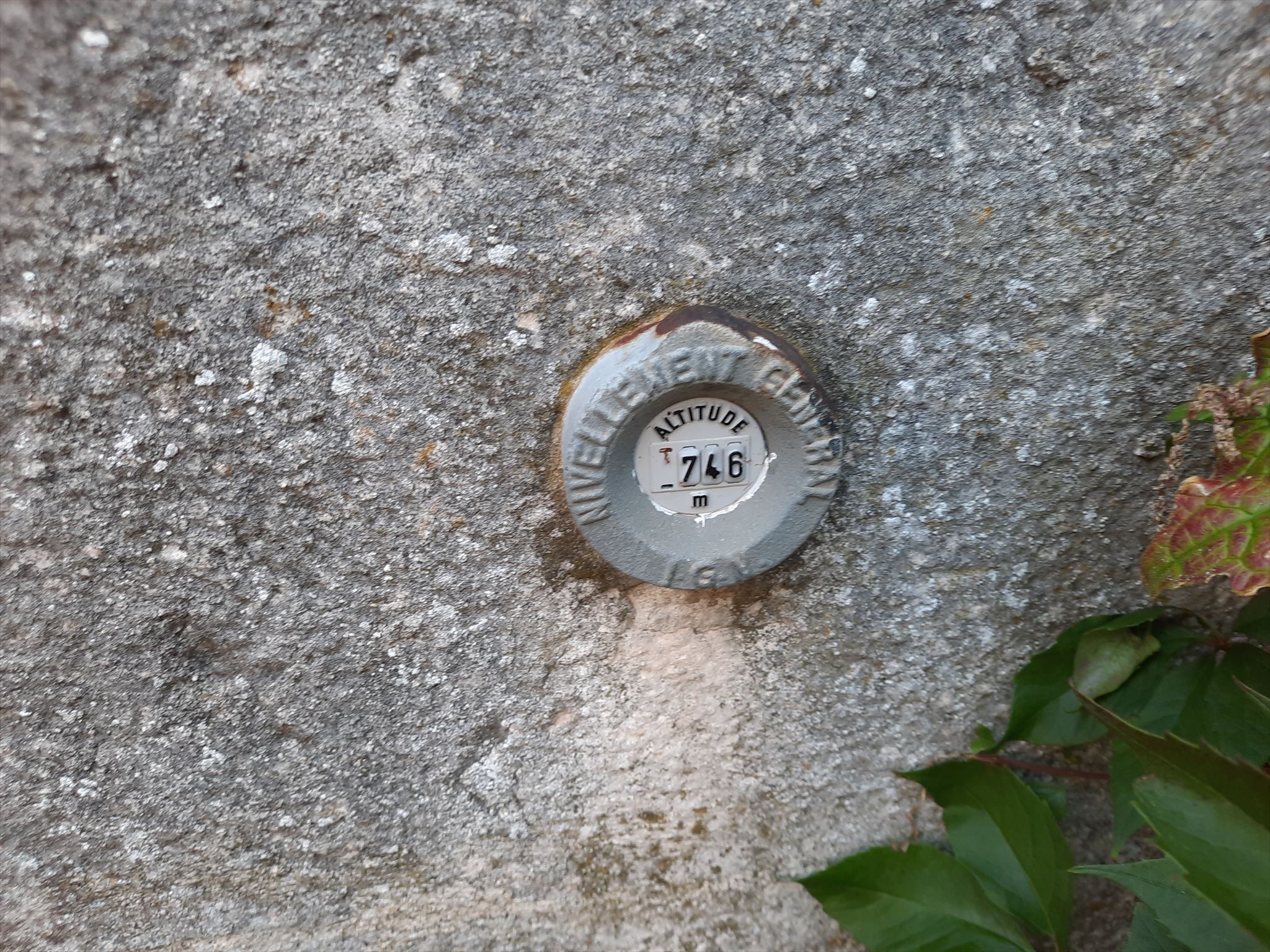 Benchmark - Repère de Nivellement - Eglise Paroissiale Saint-Martin - Le Caylar, France - French ...