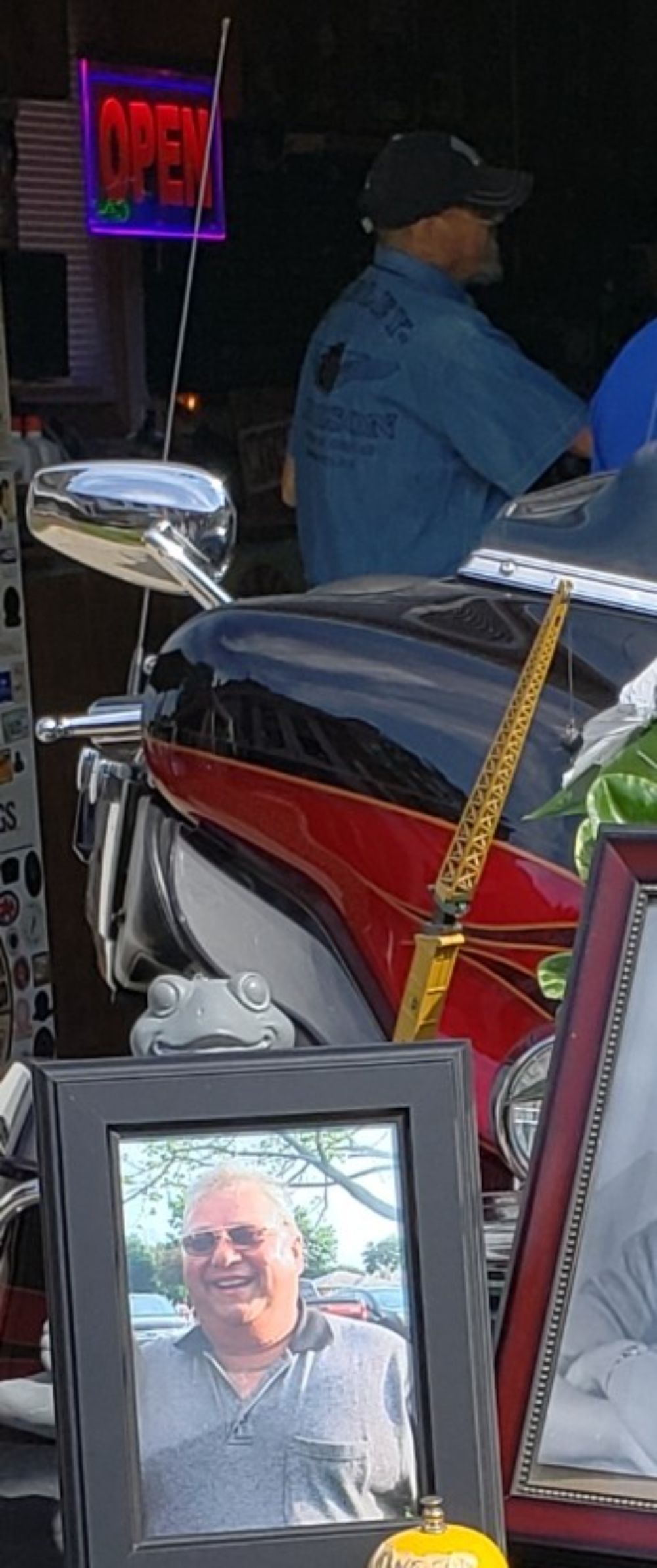 Robert Hall Obituary 2021 - DJ Robb