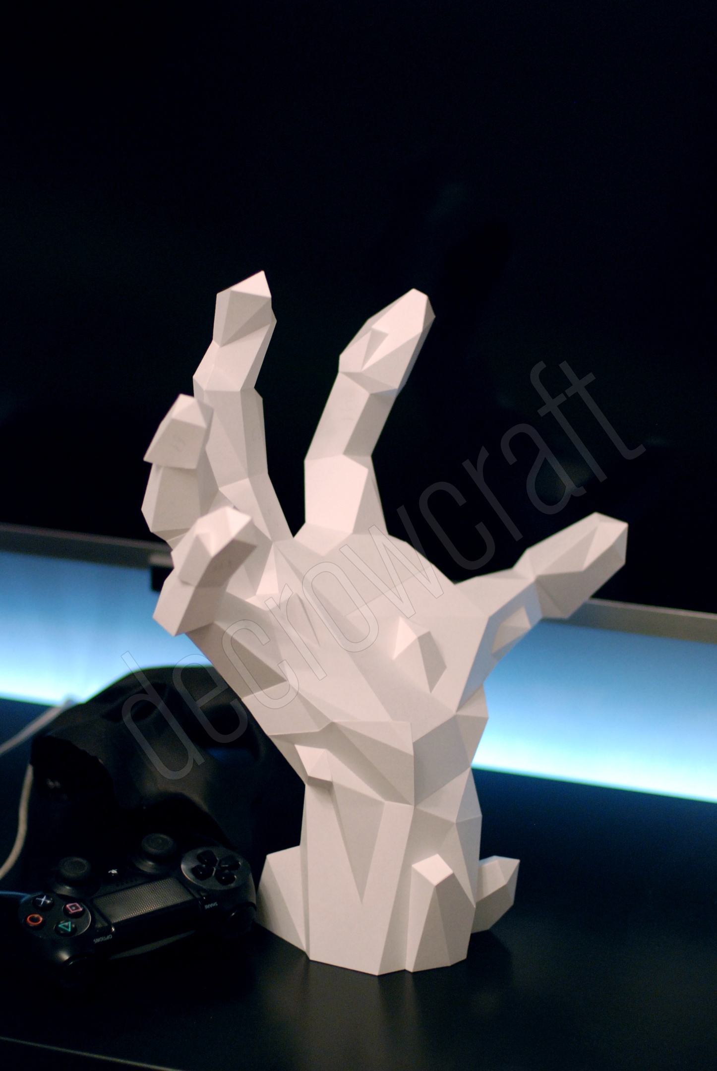Papercraft template - Crystal hand