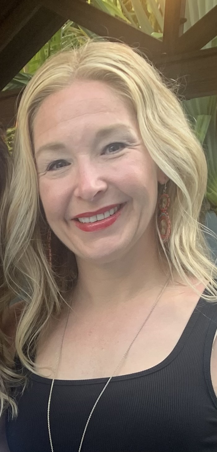 Lindsay Fischer's Instagram, Twitter & Facebook on IDCrawl