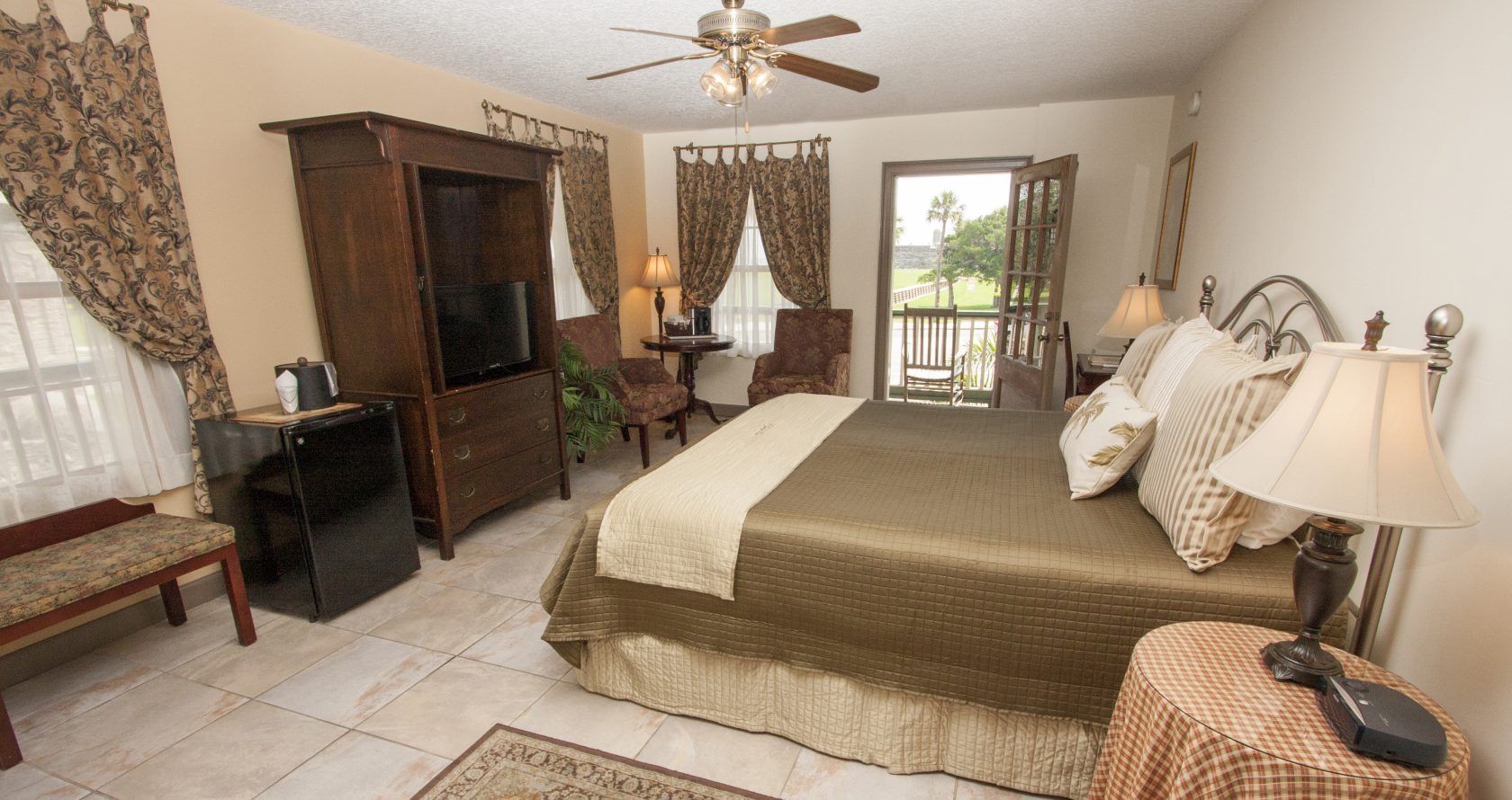 Santa Maria Room | St. George Amenities | St. George Inn