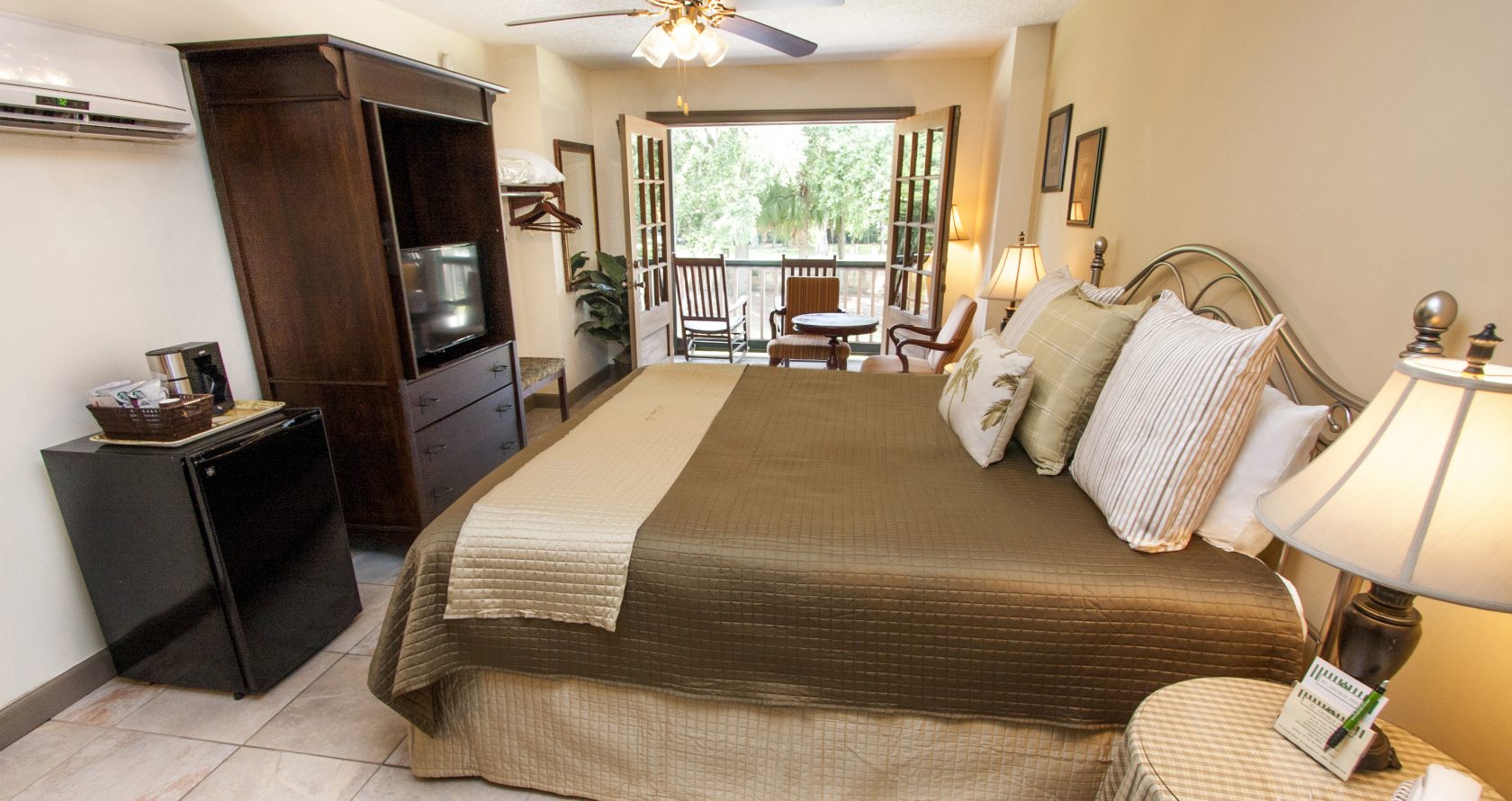 Santa Maria Room | St. George Amenities | St. George Inn