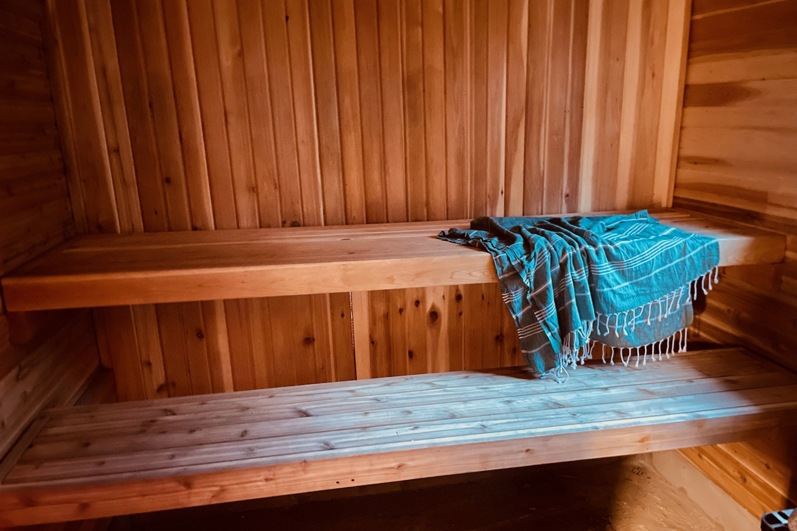 Sauna Bench - 2x4, 2x3 or 2x2 slats? : r/Sauna