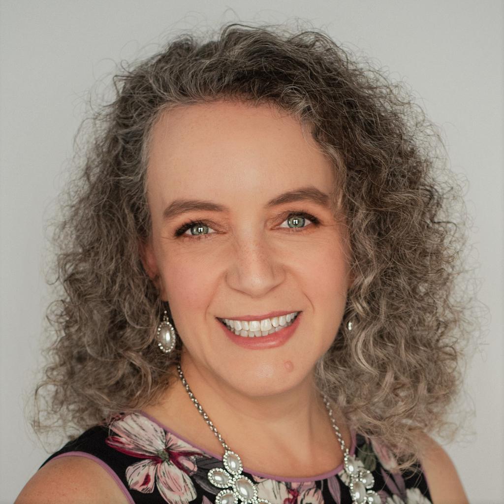 Lisa Sansom | HeySummit Speaker Network