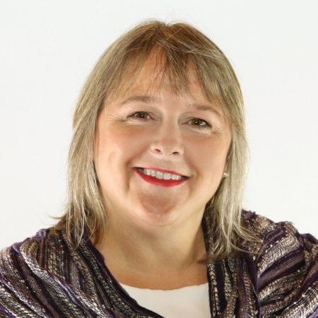 Sue Sutcliffe | HeySummit Speaker Network
