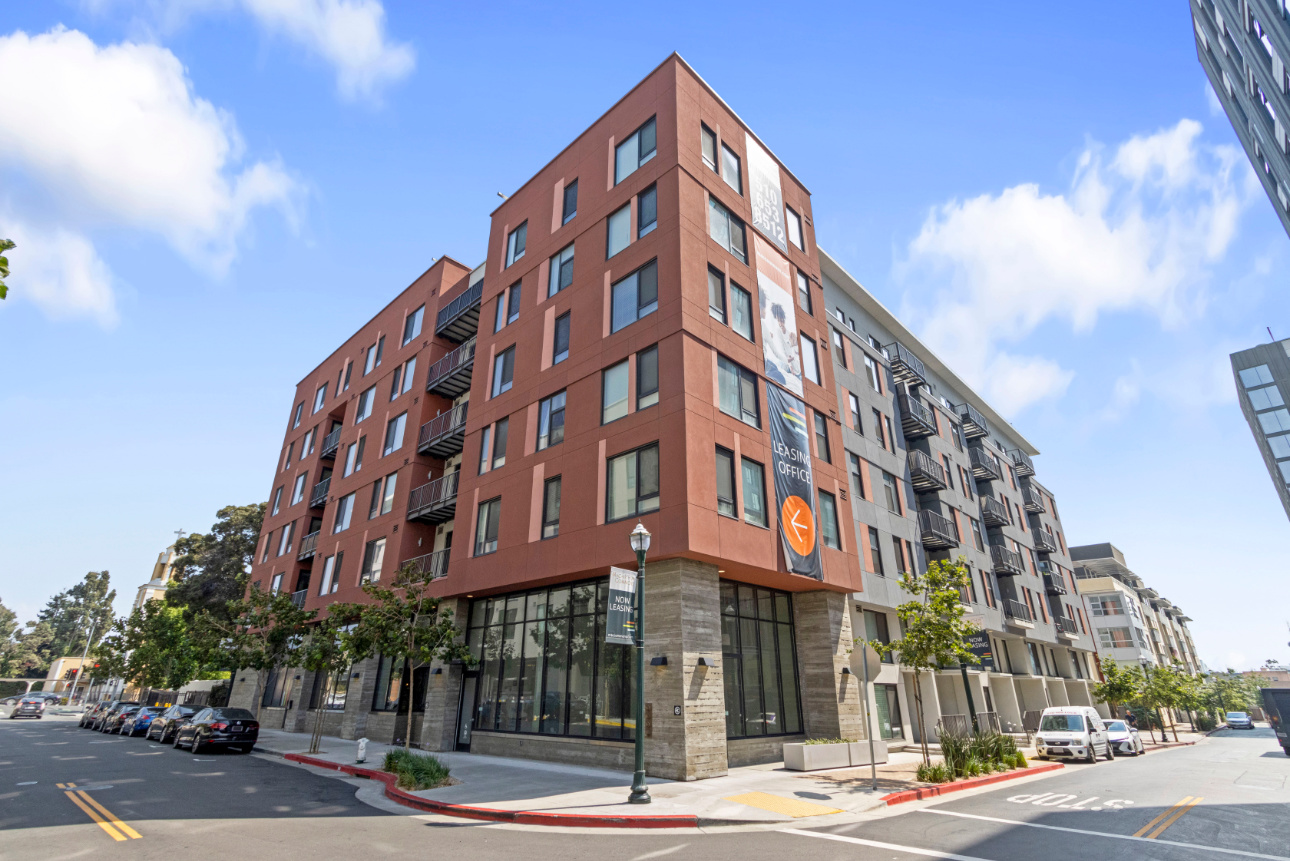 MacArthur Commons - Hines