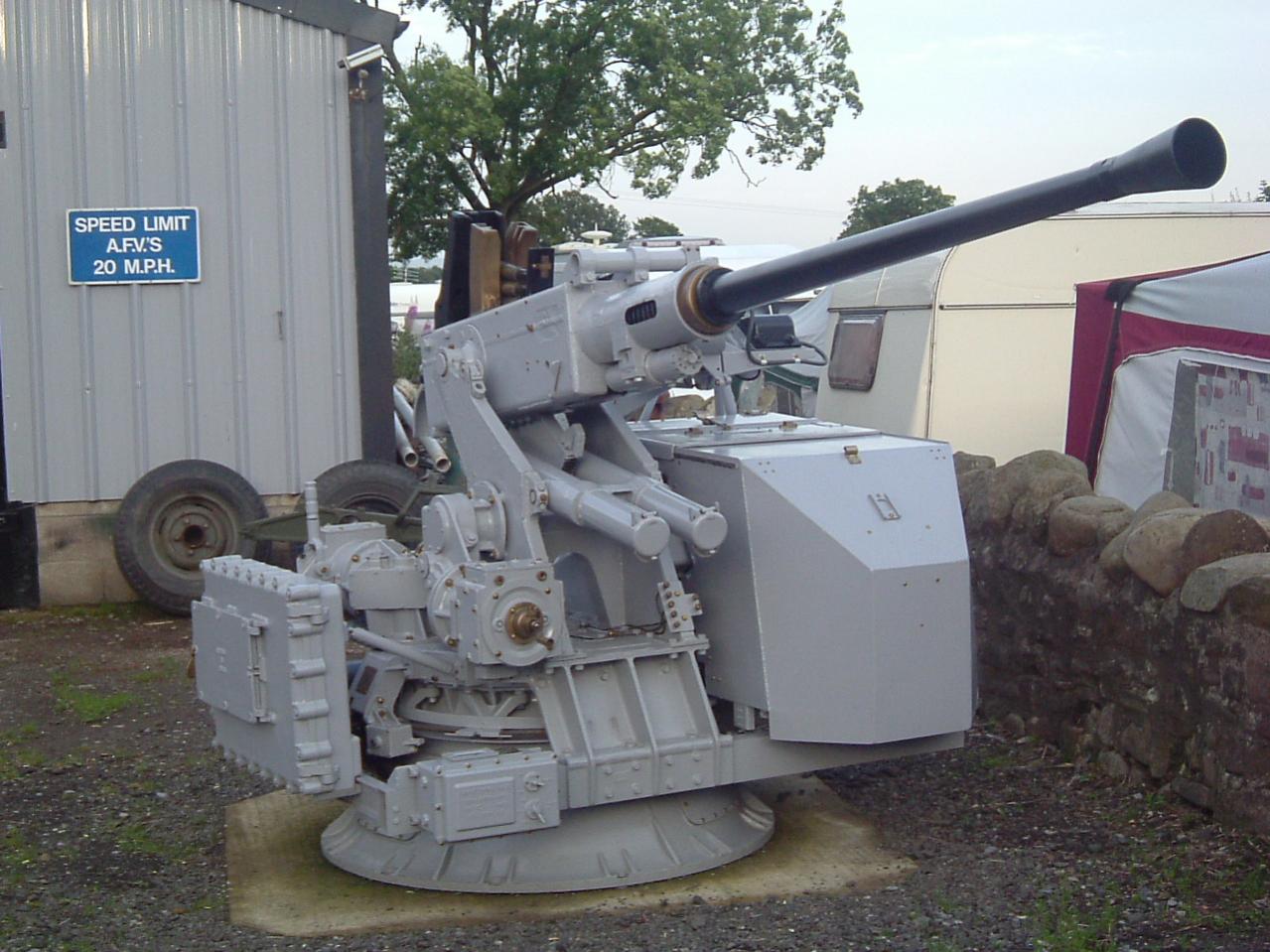 Bofors 40mm - Artillery & Anti-Tank Weapons - HMVF - Historic Military ...