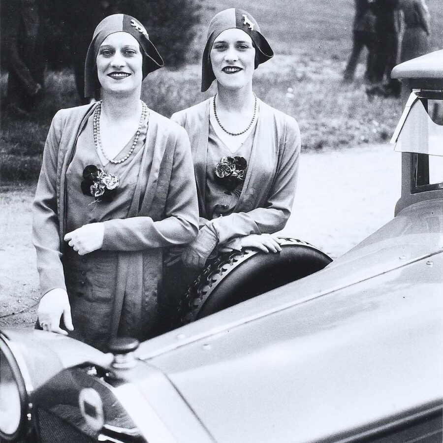 Famous Rowe Twins of Casino de Paris - Holden Luntz Gallery