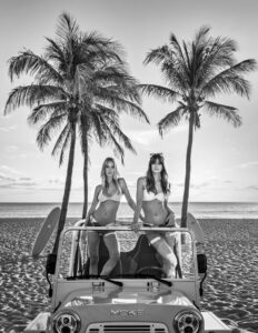 Palm Beach Girls - Holden Luntz Gallery