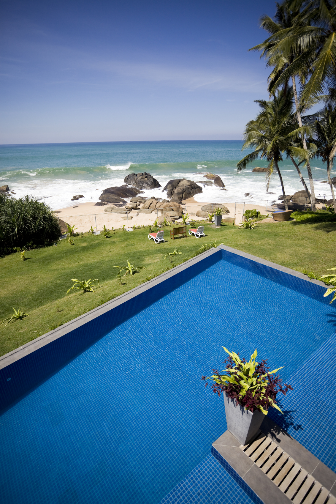 65 Incredible Infinity Pool Design Ideas (Stunning Photos)