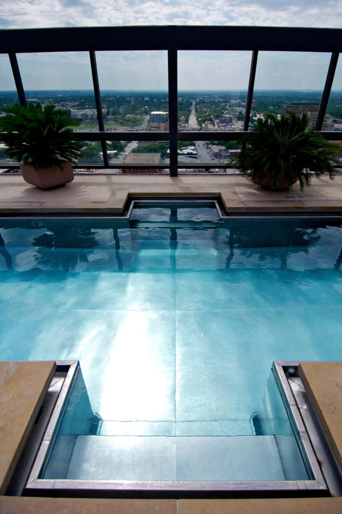 24 Astonishing Rooftop Swimming Pools (BEAUTIFUL PICTURES)