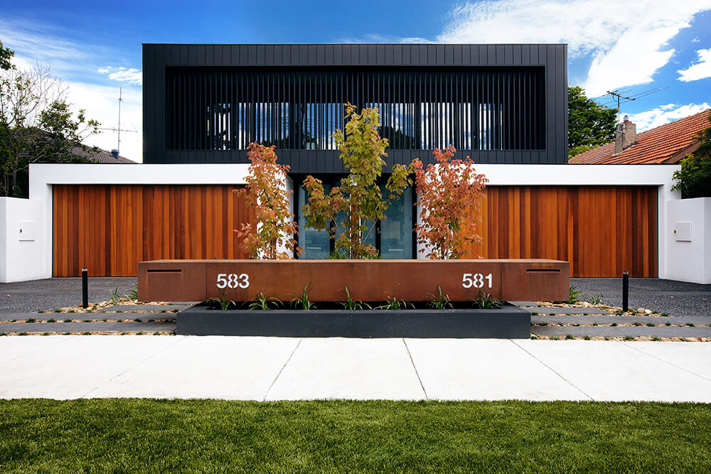 Concrete Slit House by Eastern Design Office